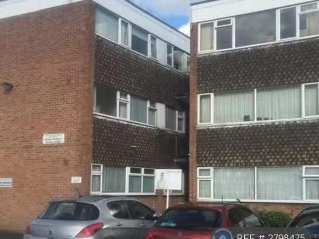 Cheap 1 BA 2 bedroom flat for rent in Greendale Road, Coventry.
