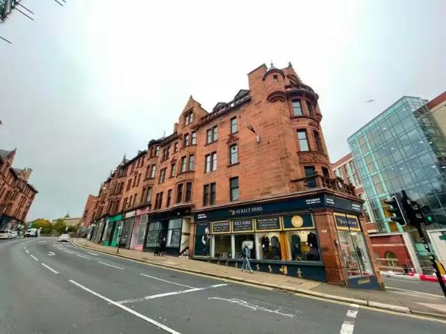 For Rent! 1 BA 2 bedroom flat for rent in High Street, Glasgow.