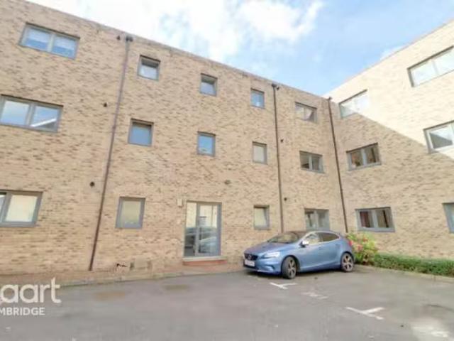 Just in! 1 BA 2 bedroom flat for rent in Lynfield Court, Cambr.