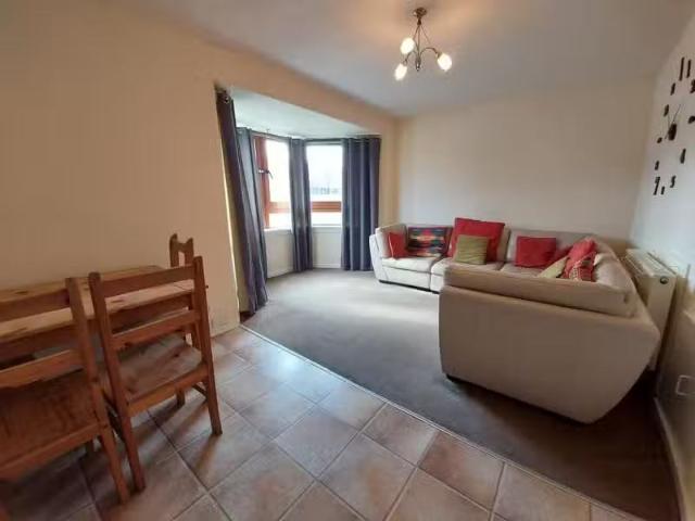Nice 1 BA 2 bedroom flat for rent in Lang Stracht, Lang Strach.