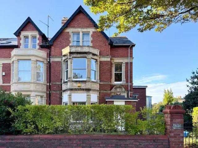 Rental! 1 BA 2 bedroom flat for rent in Rosebery Place, Penart.