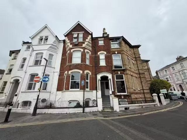 For Rent! 1 BA 2 bedroom flat for rent in St Michaels Road, Bo.