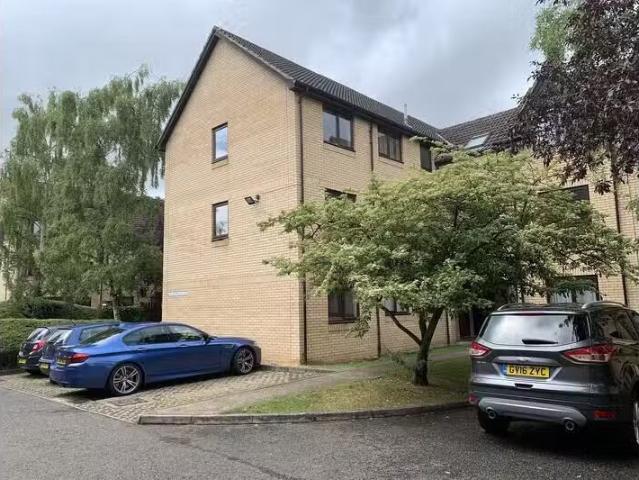 For Rent! 1 BA 2 bedroom flat for rent in St. Stephen's Place.