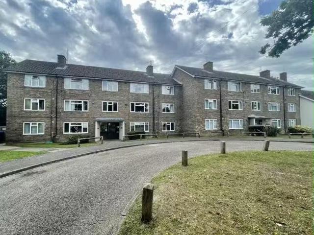 Just in! 1 BA 2 bedroom flat for rent in Salerno Place, Poole.