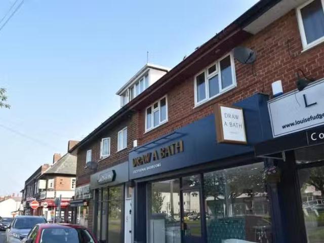 Charming 1 BA 2 bedroom flat for rent in Telegraph Road, Heswa.