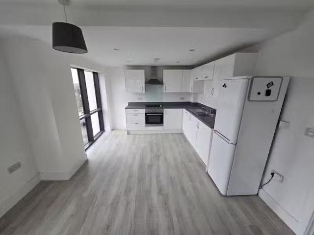 For Rent! 1 BA 2 bedroom flat for rent in Timbertree Court, Cr.