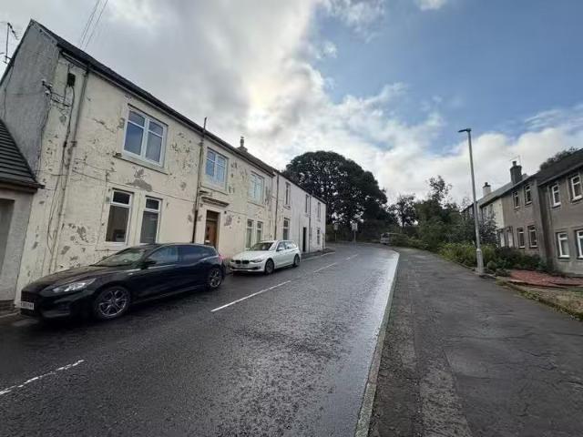 For Rent! 1 BA 2 bedroom flat for rent in Townhead, Beith, Nor.