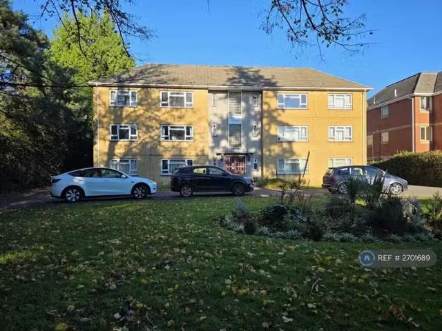 Deal! 1 BA 2 bedroom flat for rent in Warwick Court, Bournemou.