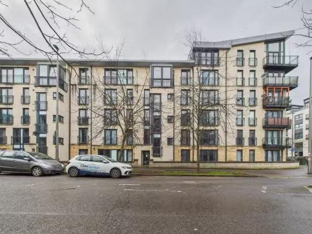 Nice 1 BA 2 bedroom flat for rent in Waterfront Gait, Granton.