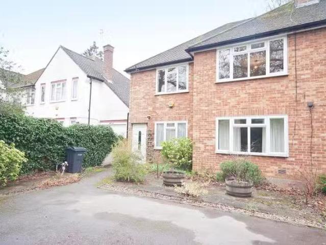 Just in! 1 BA 2 bedroom flat for rent in Wellington Road, HA5