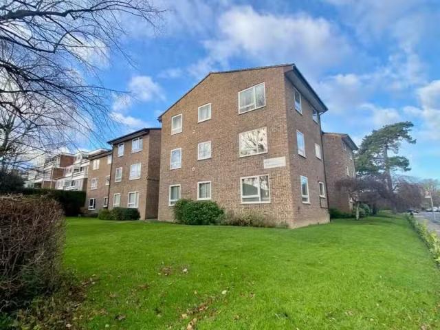 New 1 BA 2 bedroom flat for rent in Westmoreland Road, Bromley.