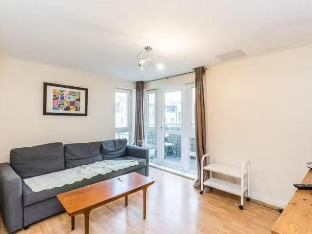 Charming 1 BA 2 bedroom flat for rent in 1119L Brunswick Road.
