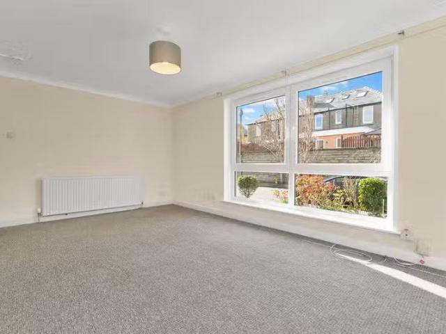 Cozy 1 BA 2 bedroom flat for rent in 2136L Prospect Bank Place.