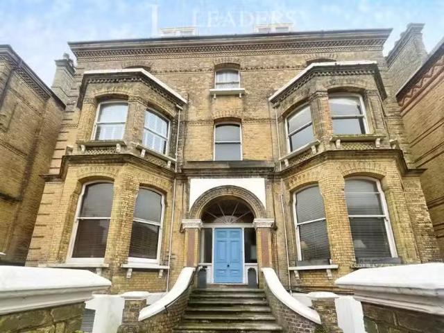 For Rent! 1 BA 2 bedroom flat for rent in 23 Second Avenue, Ho.