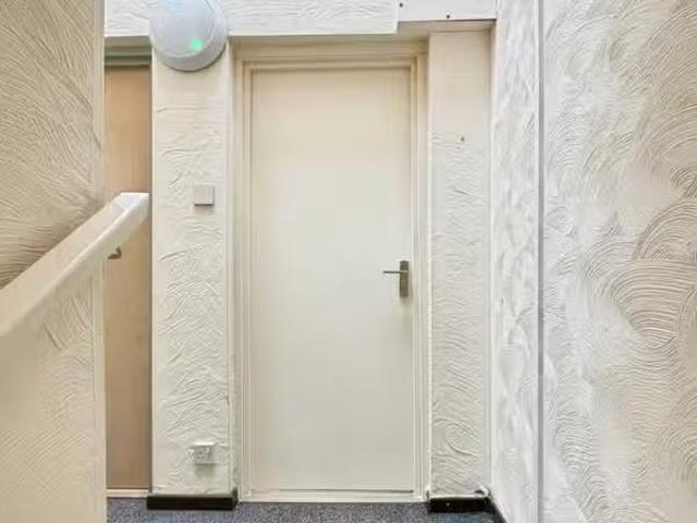 Cozy 1 BA 2 bedroom flat for rent in 3 Caroline Place, Birkenh.