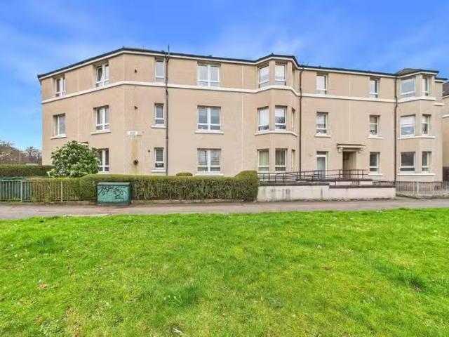 Charming 1 BA 2 bedroom flat for rent in 582 Helen Street, G52.