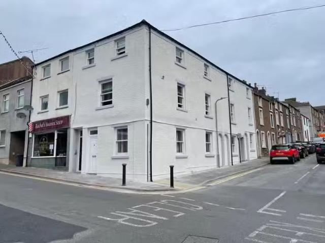 For Rent! 1 BA 2 bedroom flat for rent in 78 Wood Street, Mary.