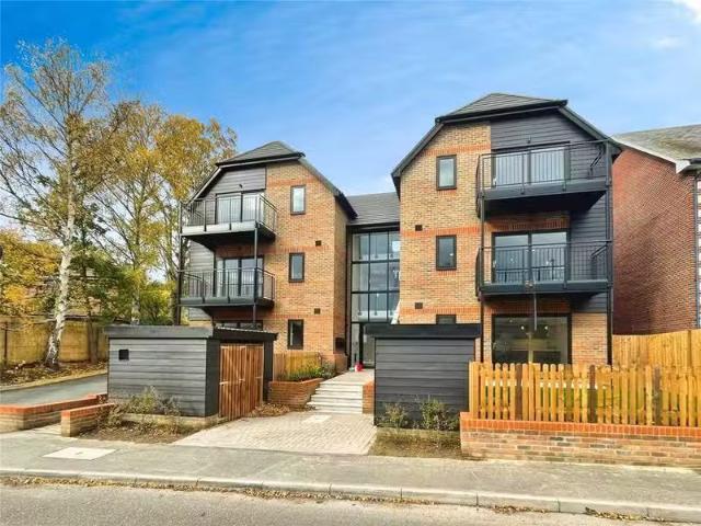 Just in! 1 BA 2 bedroom Flat to rent, Upnor Road, Upnor, ME2.
