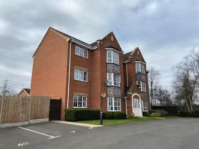 New 1 BA 2 bedroom ground floor flat for rent in Towpath Close.