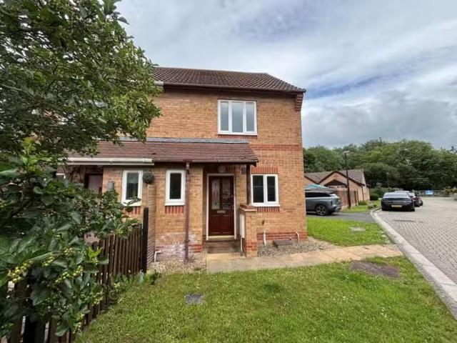 Cozy 1 BA 2 bedroom house for rent in The Swallows, Locking Ca.