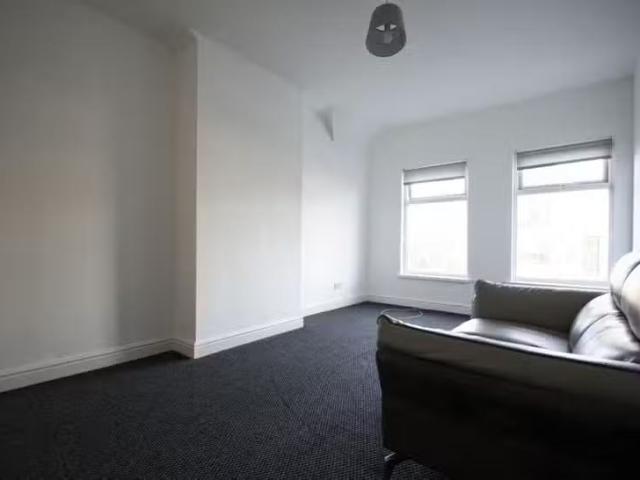 Rental! 1 BA 2 bedroom house for rent in Wentloog Road, Rumney.