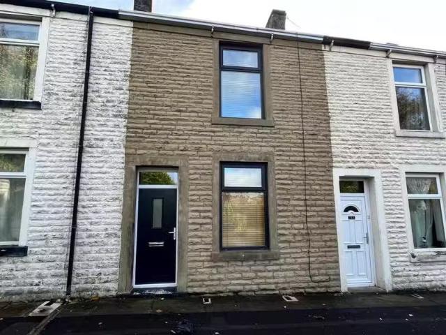 Nice 1 BA 2 bedroom house for rent in Annie Street, Accrington.