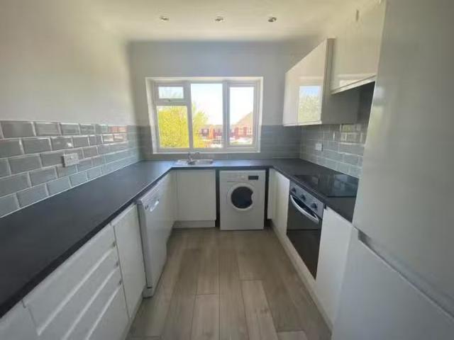 Just in! 1 BA 2 bedroom maisonette for rent in Thornley Grove.