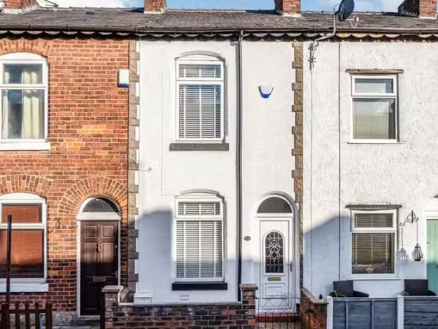 Nice 1 BA 2 bedroom Mid Terrace House to rent, New Herbert Str.