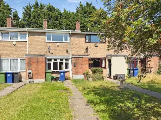 Nice 1 BA 2 bedroom Mid Terrace House to rent, Ardley Close, D.