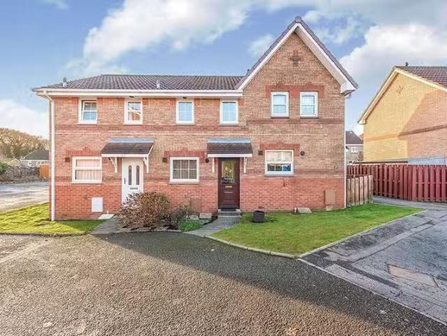 Cheap 1 BA 2 bedroom Mid Terrace House to rent, Parklands Cres.