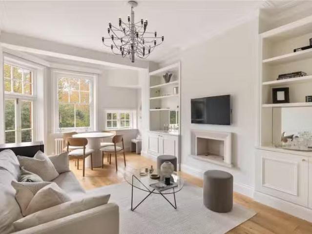 Deal! 1 BA 2 bedroom property to let in Primrose Mansions, Pri.