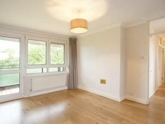 Cheap 1 BA 2 bedroom property to let in Treherne Court, Tootin.