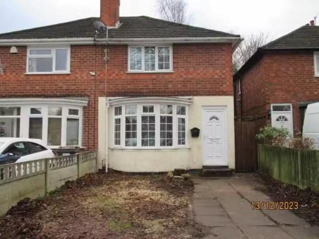 Charming 1 BA 2 bedroom semi detached house for rent in Calsho.
