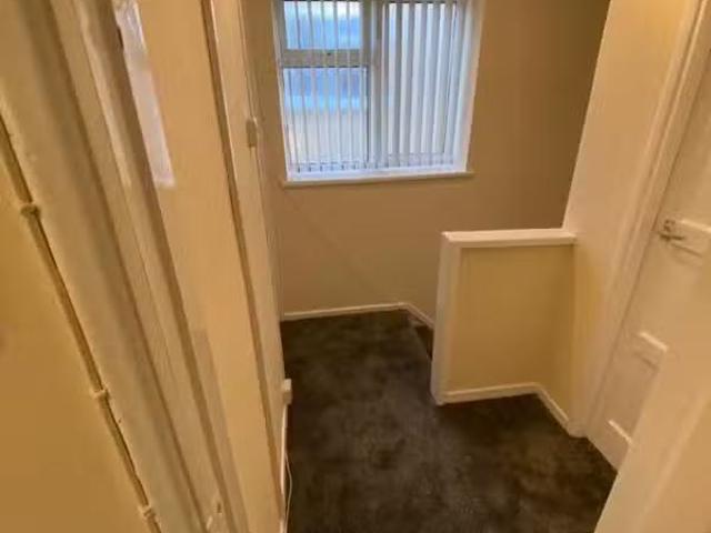 Deal! 1 BA 2 bedroom semi detached house for rent in Leamingto.
