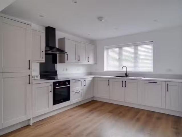 For Rent! 1 BA 2 bedroom semi detached house for rent in 3b Br.