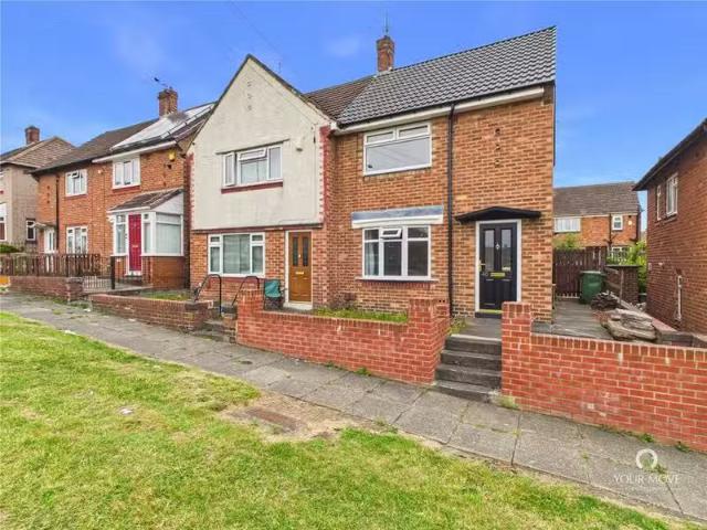 Nice 1 BA 2 bedroom Semi Detached House to rent, Cotswold Road.