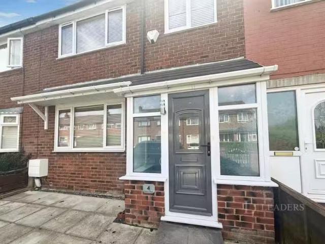 For Rent! 1 BA 3 bedroom terraced house for rent in Tamar Clos.