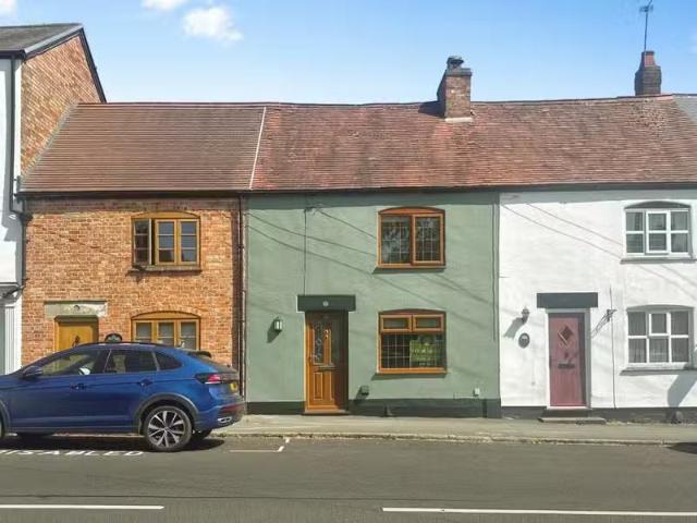For Rent! 1 BA 3 bedroom terraced house for rent in Church Str.