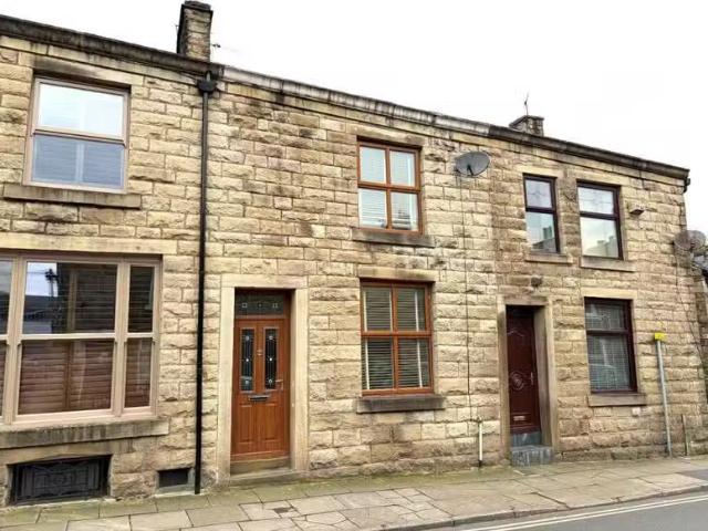 New 1 BA 3 bedroom terraced house for rent in Crow Lane, Ramsb.