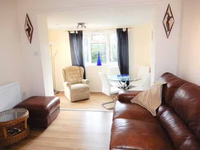 Nice 1 BA 3 bedroom terraced house for rent in Culpepper Close.