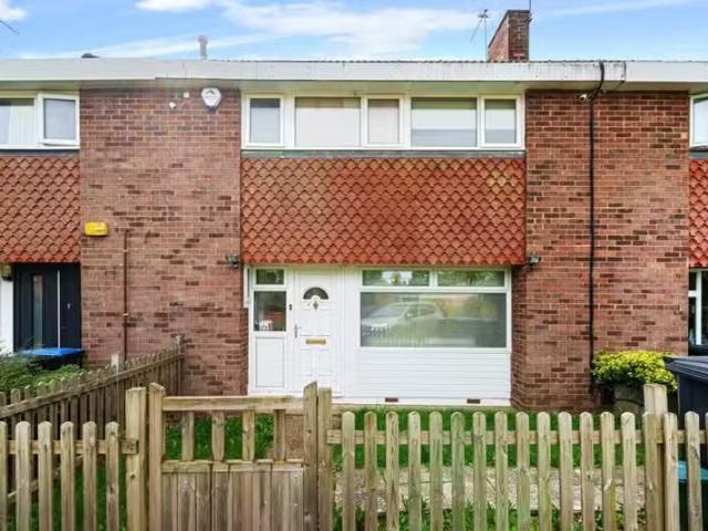 Unique 1 BA 3 bedroom terraced house for rent in Eagle Way Hat.
