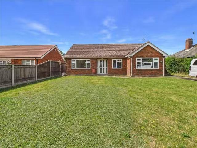 Unique 1 BA 3 bedroom bungalow for rent in Tuddenham Road, Ips.