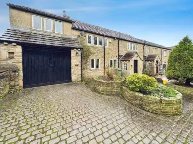 Nice 1 BA 3 bedroom cottage for rent in Westgate, Almondbury.