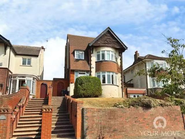 Rental! 1 BA 3 bedroom Detached House to rent, Wrotham Road, G.