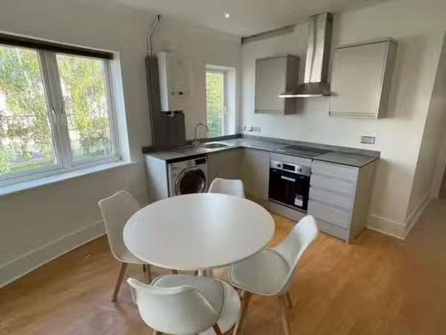 For Rent! 1 BA 3 bedroom flat for rent in Jekyll Close, Staple.