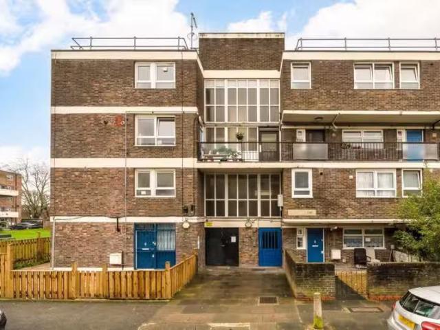 New 1 BA 3 bedroom flat for rent in Livermere Road, Haggerston.