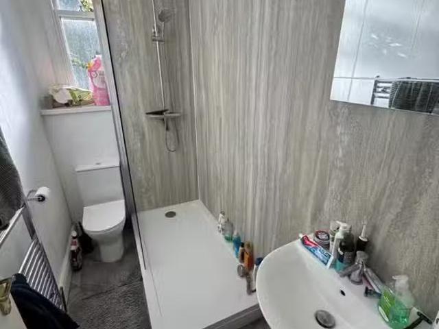 New 1 BA 3 bedroom flat for rent in Redland Road, Redland, Bri.