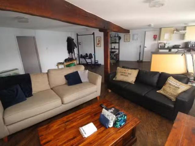 Charming 1 BA 3 bedroom flat for rent in The Quay, Poole, BH15