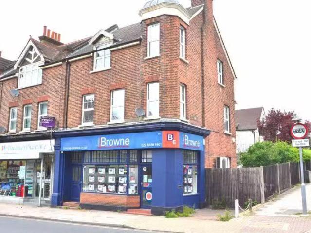 Rental! 1 BA 3 bedroom flat for rent in Widmore Road, Bickley.