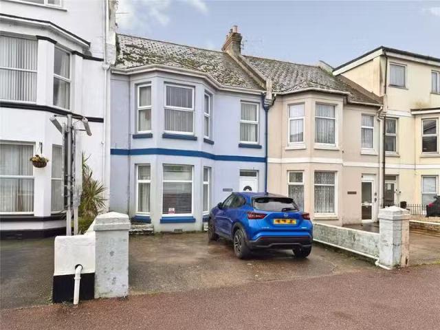 Cheap 1 BA 3 bedroom Flat to rent, Kernou Road, Paignton, TQ4.